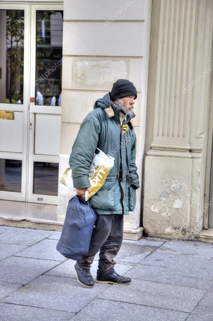 Paris. Clochard – Stock Editorial Photo © ppl1958 #52189203