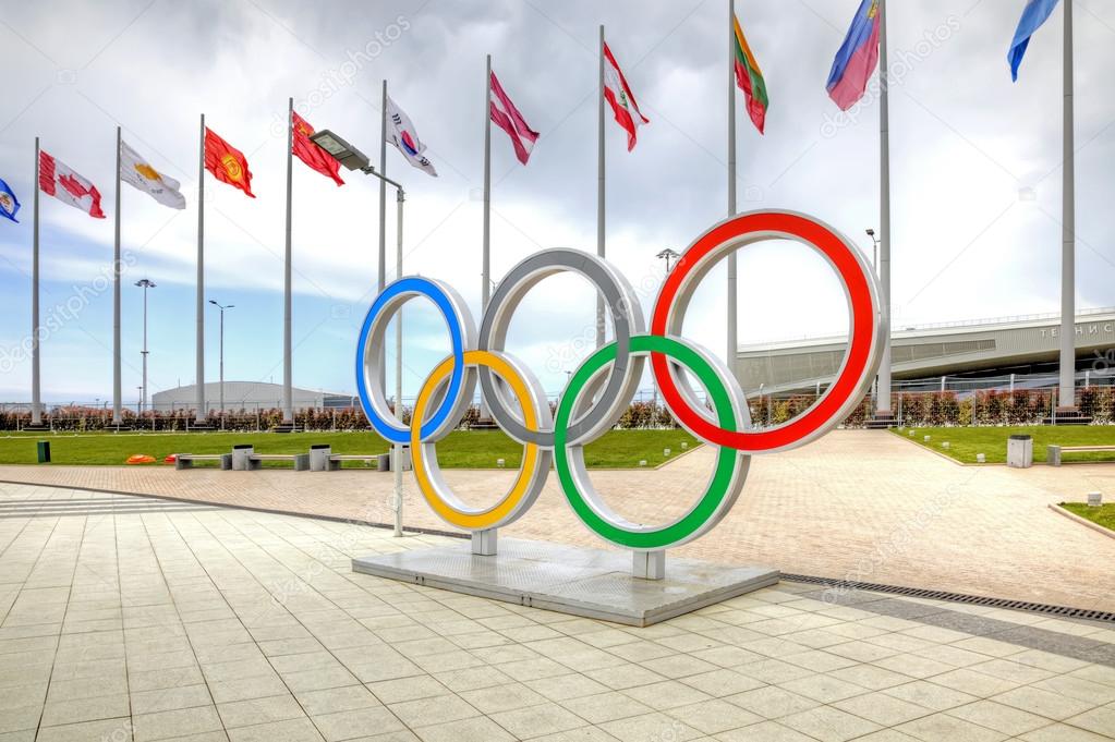 Sochi. Olympic rings on the Olympic area — Stock Editorial Photo ...