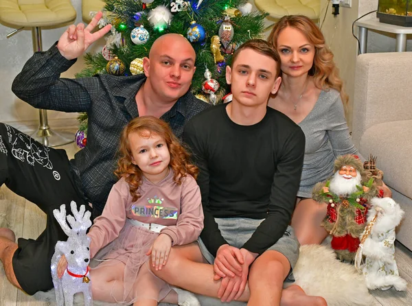 Normal family Stock Photos, Royalty Free Normal family Images ...