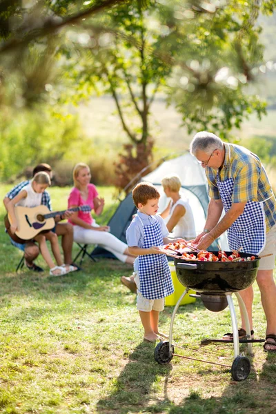 Family bbq Stock Photos, Royalty Free Family bbq Images | Depositphotos