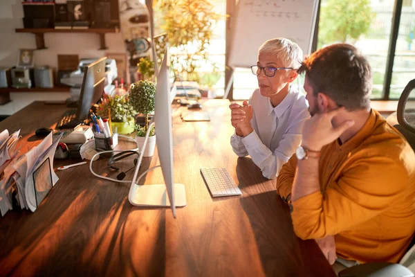 People watching computer screen Images - Search Images on Everypixel