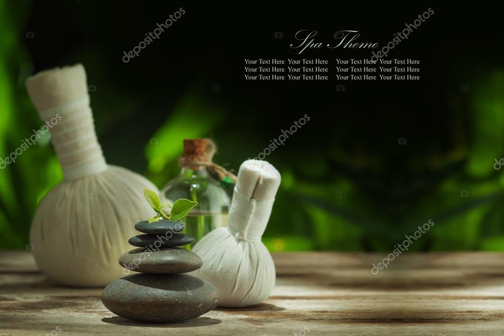 vista de cerca de los objetos temáticos del spa en la espalda de color ...