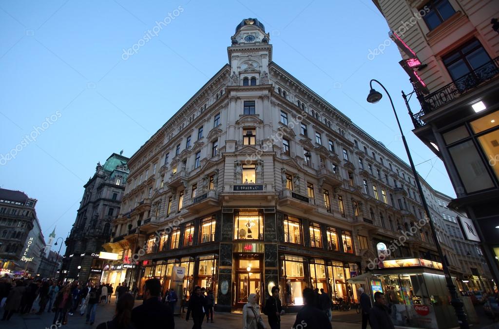 Generali building Spiegelgasse in Vienna – Stock Editorial Photo ...