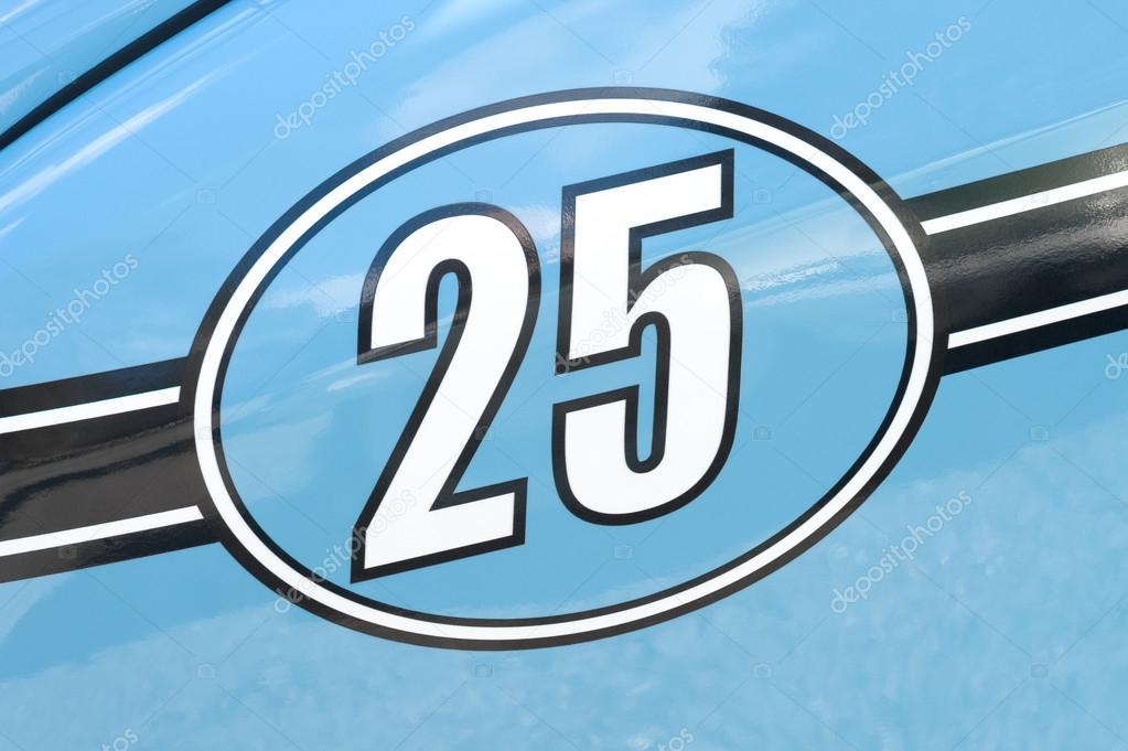 Coche de carreras número 25 — Foto de stock #105705218 © nelsonart