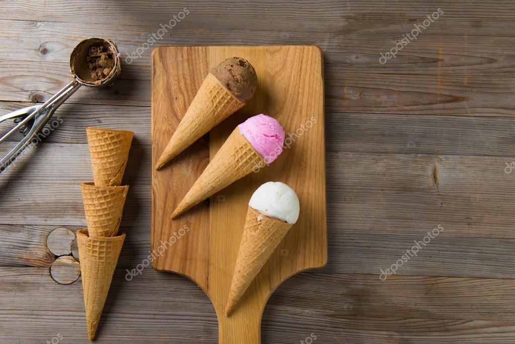 Various ice cream with preparation Stock Photo by ©yuliang11 122728668