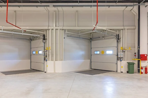 Puerta basculante Stock Photos, Royalty Free Puerta basculante Images ...