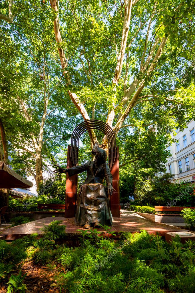 Budapest Hungría - 16 de mayo de 2018: Franz Liszt escultura en la ...