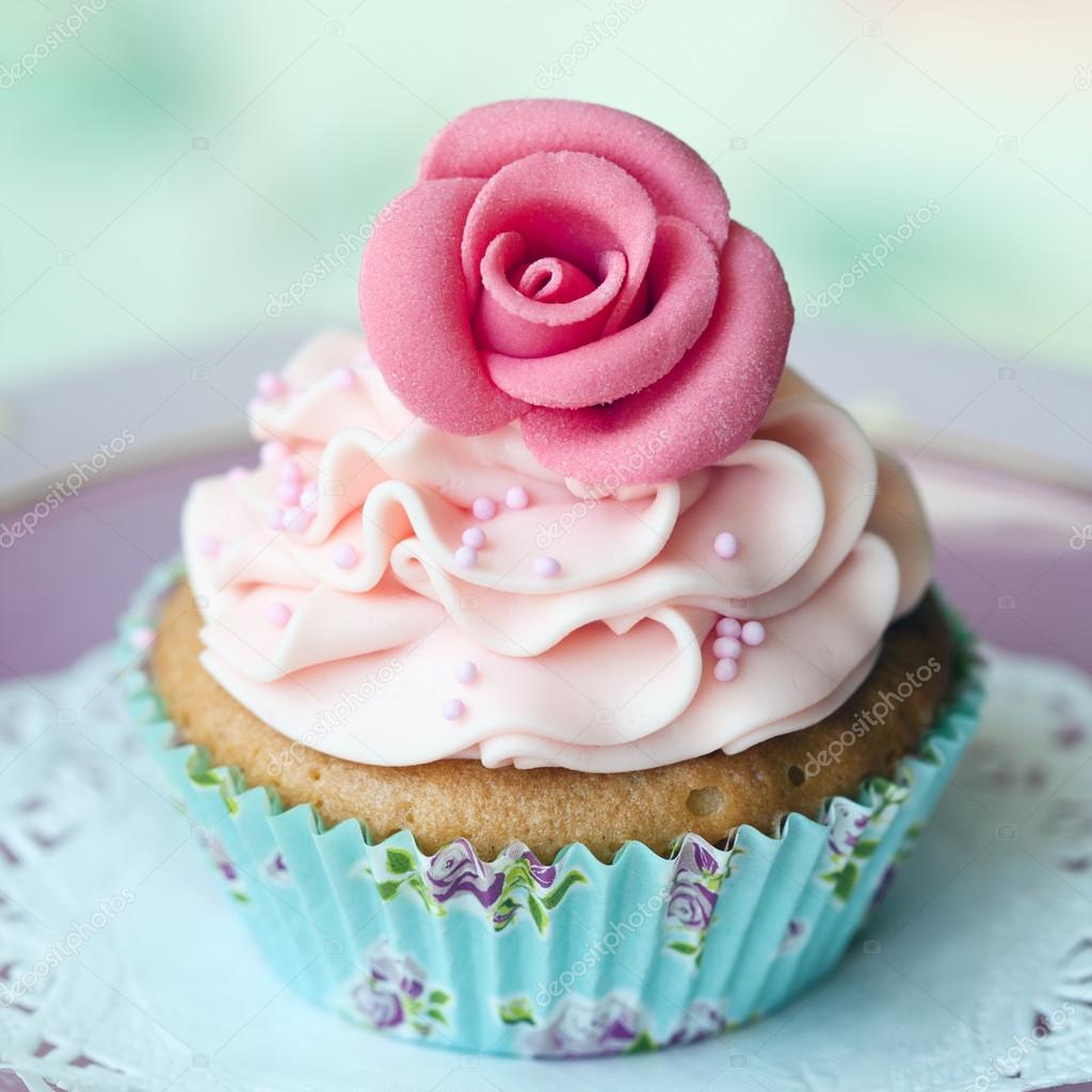 Rose cupcake — Stock Photo © RuthBlack #63683633