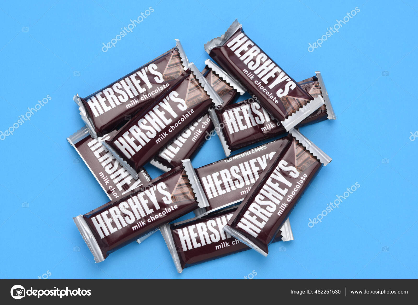 Irivne California July 2021 Pile Hersheys Milk Chocolate Snack Size — Stock Editorial Photo ...