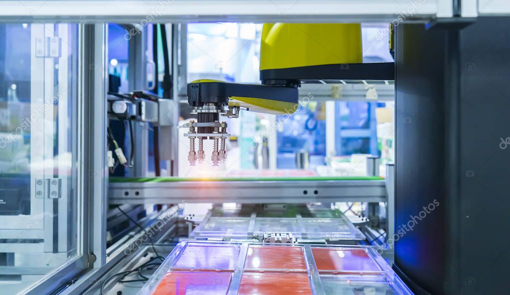 unidad de succión de pistón neumático robótico en la máquina industrial, automatización ...