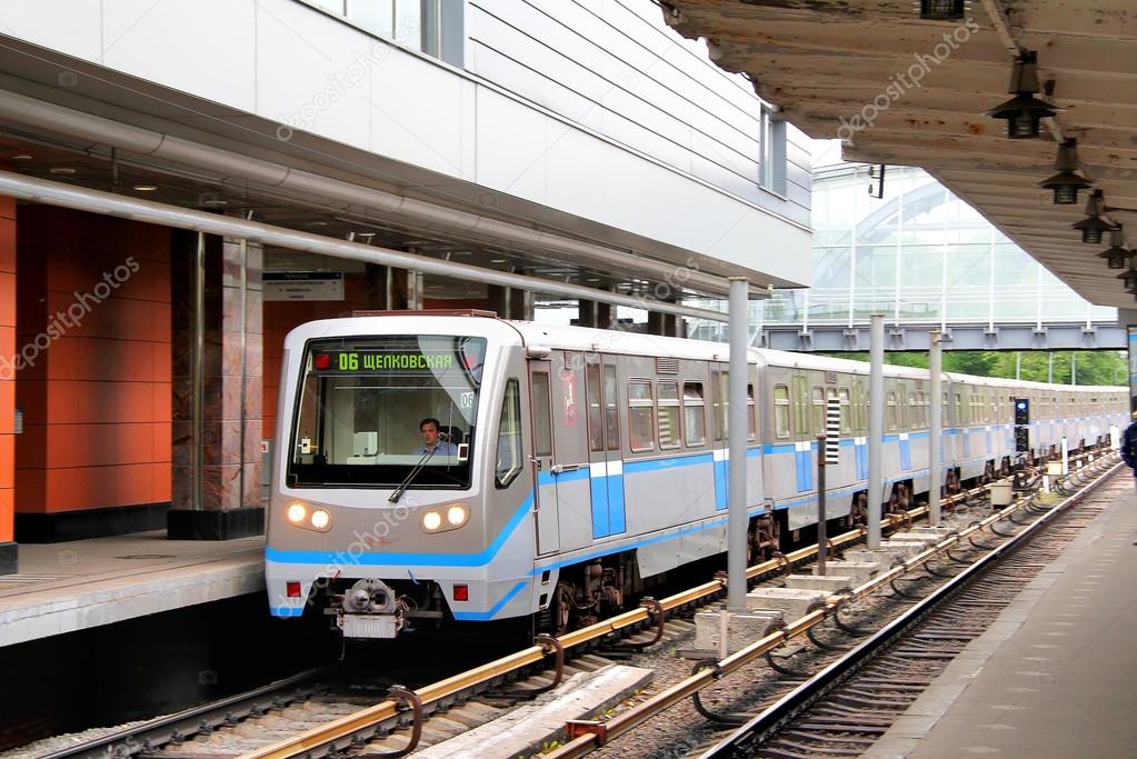 Moscow metro train – Stock Editorial Photo © Artzzz #54687141
