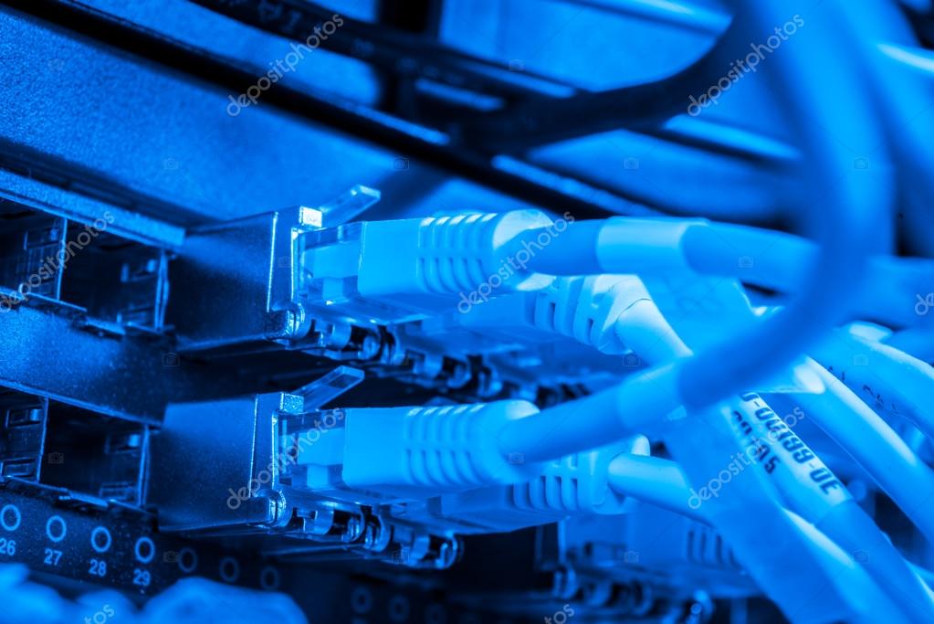 Cabos de rede e patch fotos, imagens de © kubais #67224797