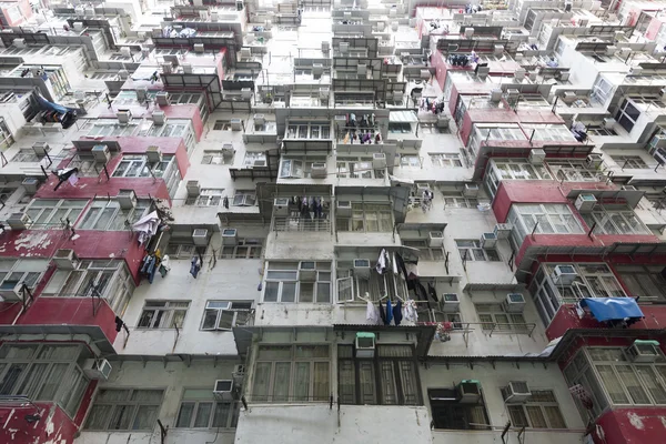 Overcrowded residential building in Hong Kong — Stock Photo ...