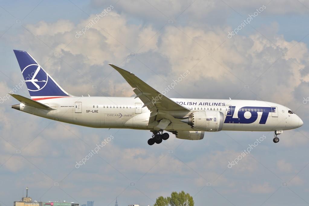 Boeing 787 Dreamliner plane view – Stock Editorial Photo © mysterious ...