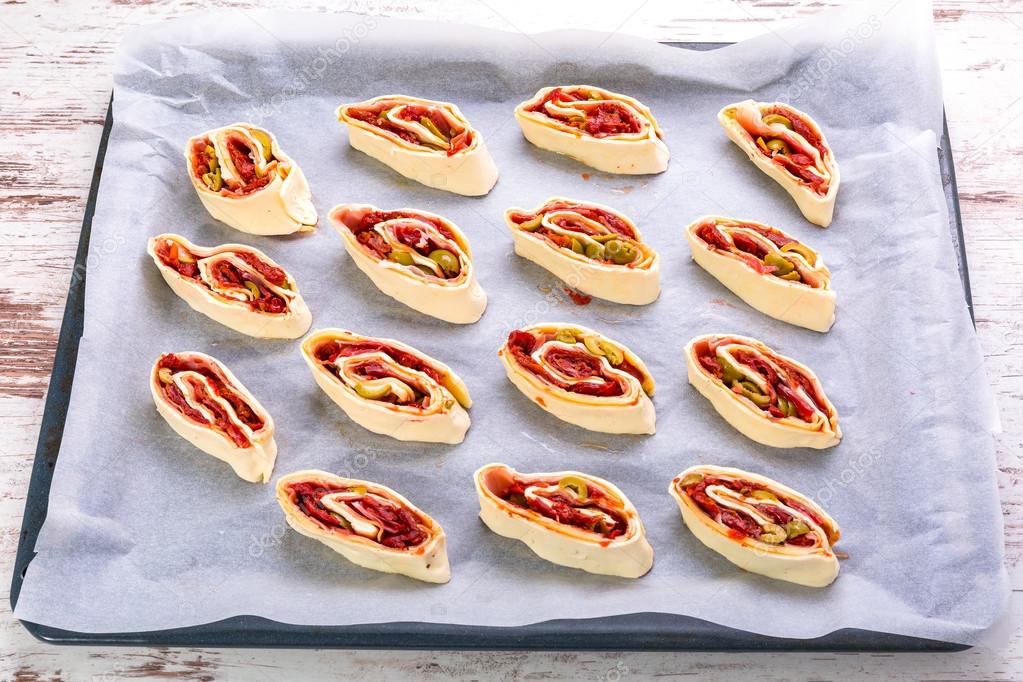 Swiss roll pastry ready for baking — Stock Photo © Patryk_Kosmider ...