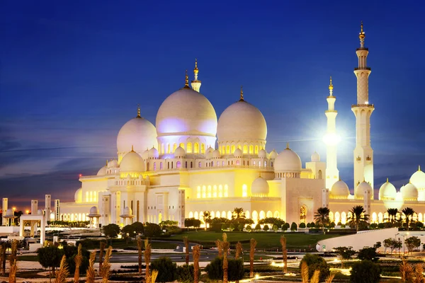 White Mosque – Stock Editorial Photo © ventdusud #13728137