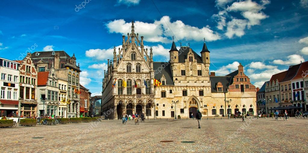 Grote Markt in Mechelen, Belgium – Stock Editorial Photo © Botond #55189603