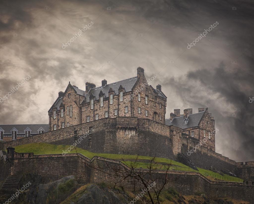 Medieval Edinburgh Castle Stock Photo by ©feferoni 106346438