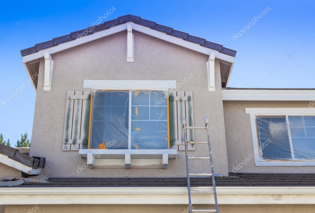 Ladder Leaning Up Against A House Ready For New Paint — Stock Photo ...