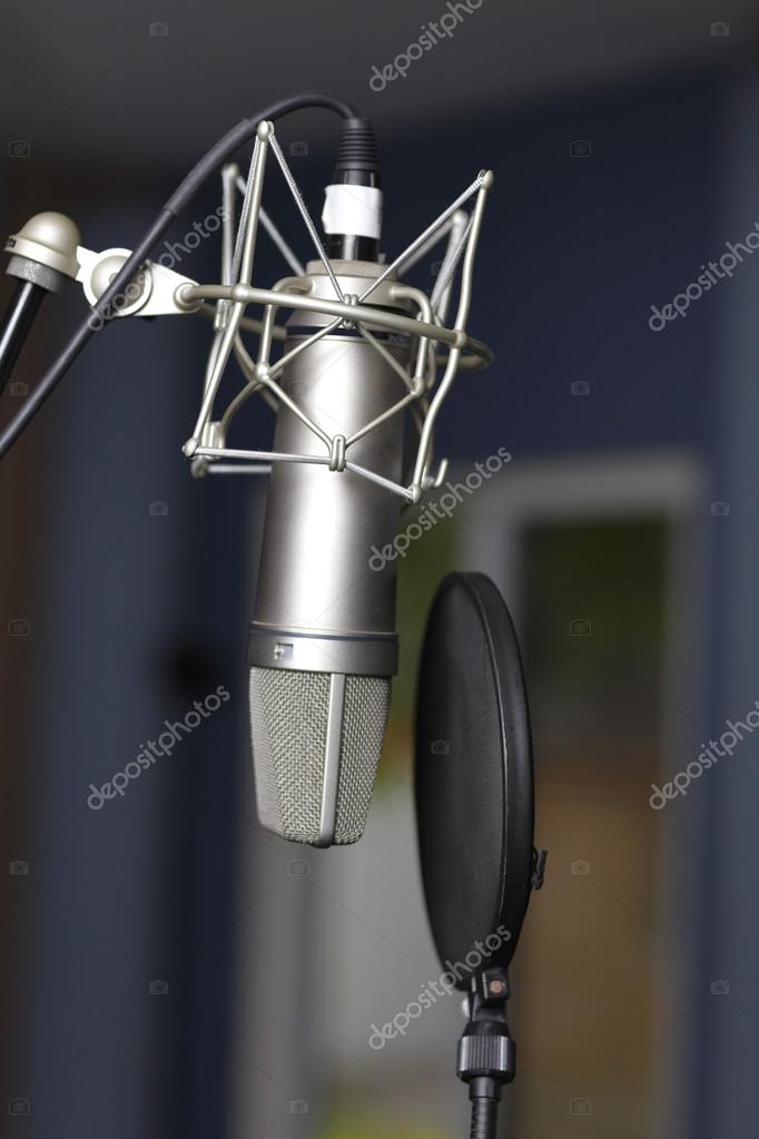 Hanging Microphone