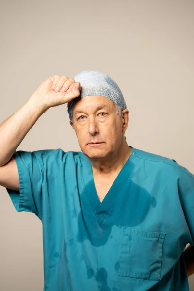 Sweaty surgeon Pictures, Sweaty surgeon Stock Photos & Images ...