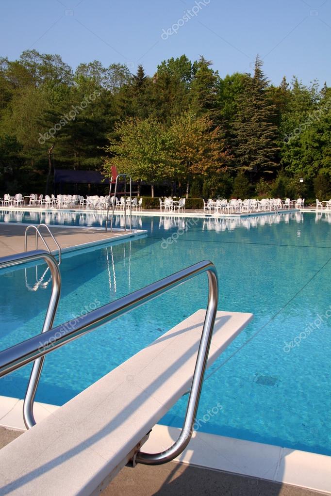 Public Swimming Pools With Diving Boards