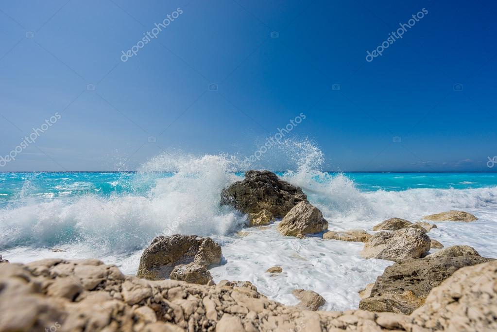 The famous Kathisma beach in Lefkada island — Stock Photo © netfalls ...