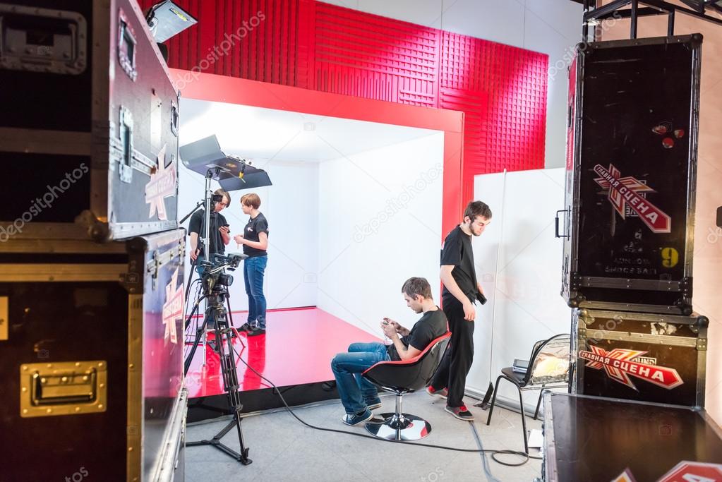 TV show filming backstage – Stock Editorial Photo © nikitabuida #84551978