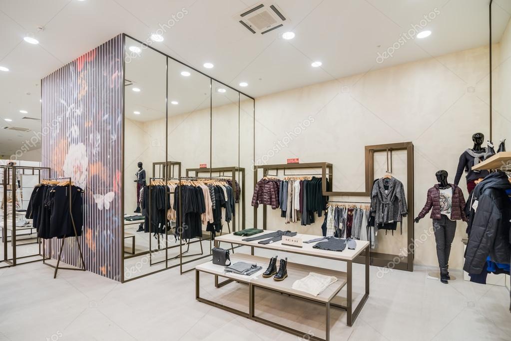Modern store view – Stock Editorial Photo © nikitabuida #87797162