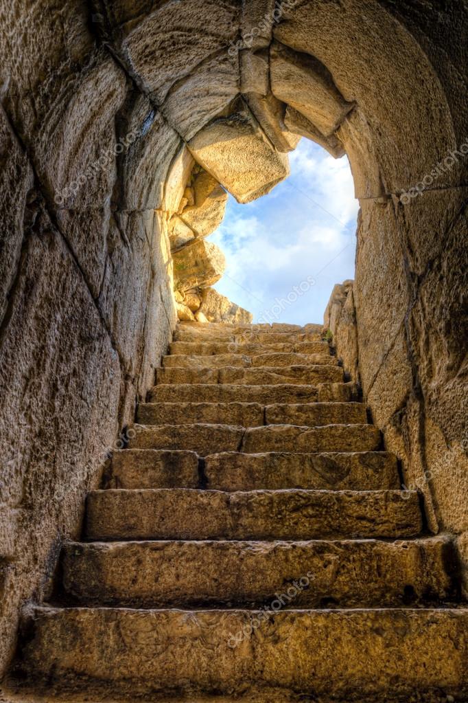 Steps in a tunnelin Castle Nimrod — Stock Photo © alexeys #86384048