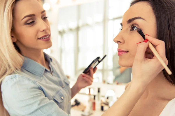 Doing makeup Stock Photos, Royalty Free Doing makeup Images | Depositphotos