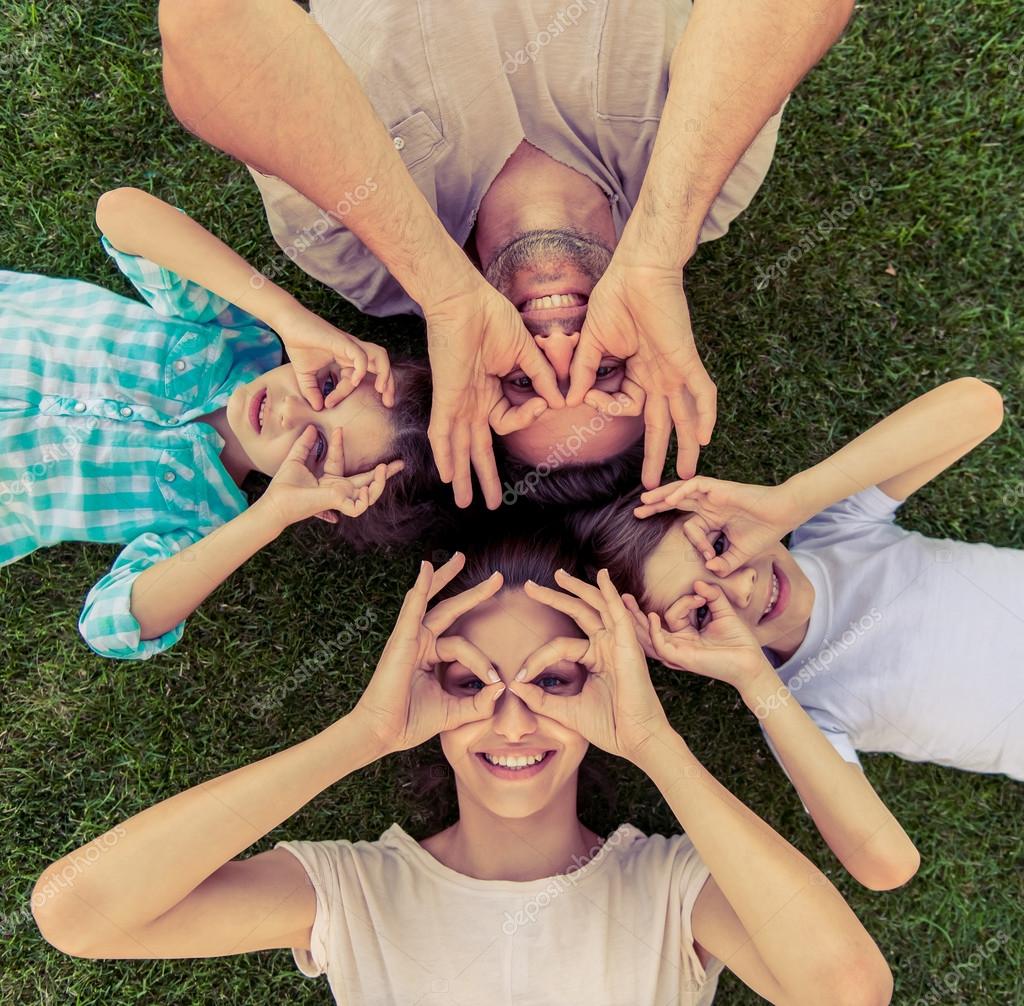 Family playing outside Stock Photo by ©GeorgeRudy 121845852