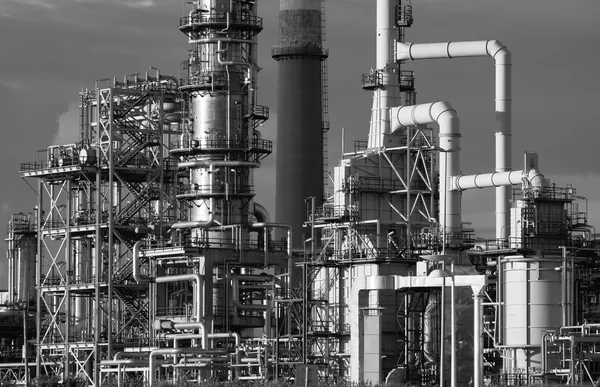 Refining plant Stock Photo by ©toxawww 77480082