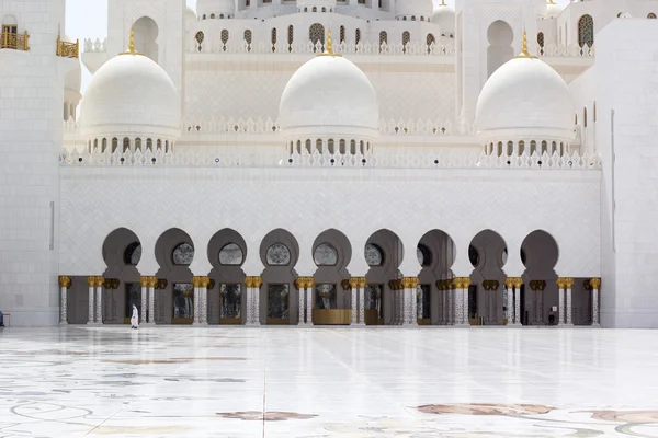 White marble mosque in dubai Stock Photos, Royalty Free White marble ...