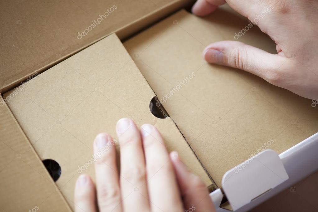 Hands opening box Stock Photo by ©Rosinka79 63389795