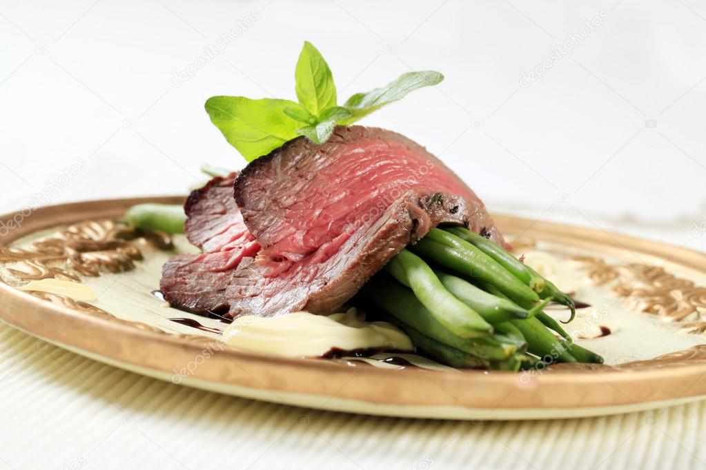 Roast beef and string beans Stock Photo by ©ajafoto 71275903