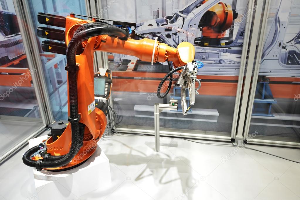 Brazo robótico automático — Foto de stock #109071668 © Taden1