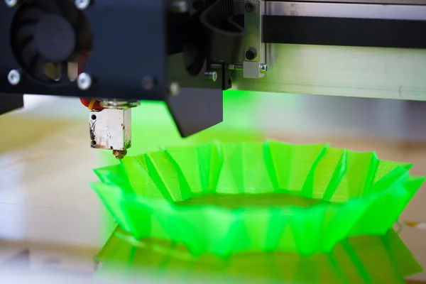 3d printing in action Stock Photos, Royalty Free 3d printing in action ...