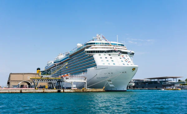 Royal class cruise ship – Stock Editorial Photo © ewastudio #92076688