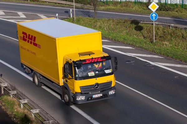 Camion dhl Stock Photos, Royalty Free Camion dhl Images | Depositphotos