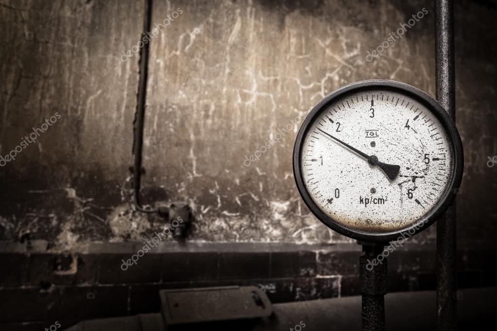 M quinas y detalles t cnicos en una antigua f brica en Alemania 2024