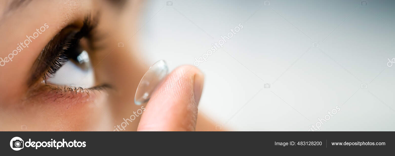 Inserting Contact Lens Eye Ophthalmology Eyewear — Stock Photo ...