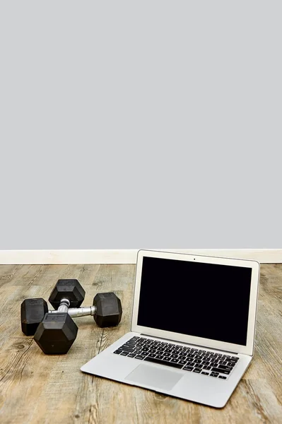 Laptop gym Stock Photos, Royalty Free Laptop gym Images | Depositphotos
