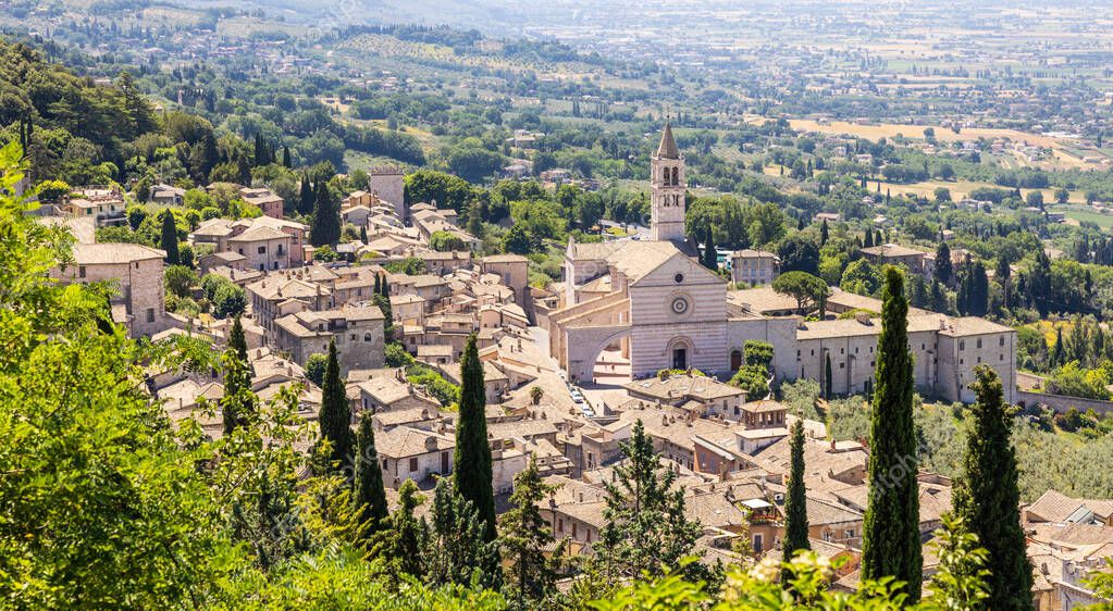 Pueblo de Asís en la región de Umbría, Italia. La ciudad es famosa por ...