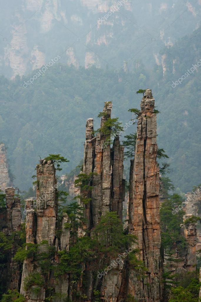 Cliffs of floating mountains, Zhangjiajie national park, China — Stock ...