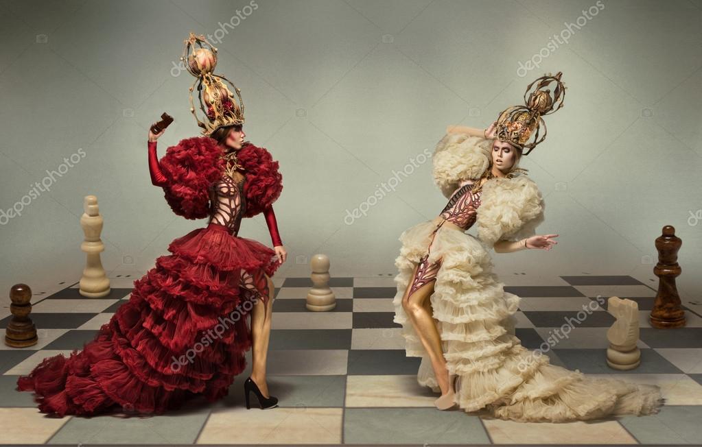 Battle of chess queens Stock Photo by ©FlexDreams 104966758