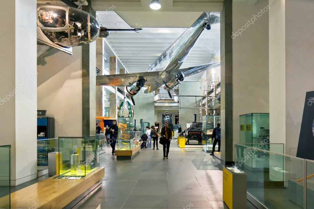 People walking through the London Science Museum — Stock Editorial ...