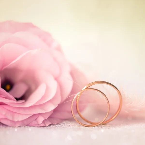 Wedding background rings Stock Photos, Royalty Free Wedding background ...