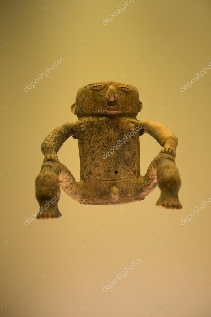 Inca Funerary figurine of ceramic from Colombia — Stock Photo © piccaya ...