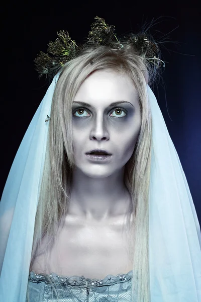 Pretty Zombie Bride Makeup
